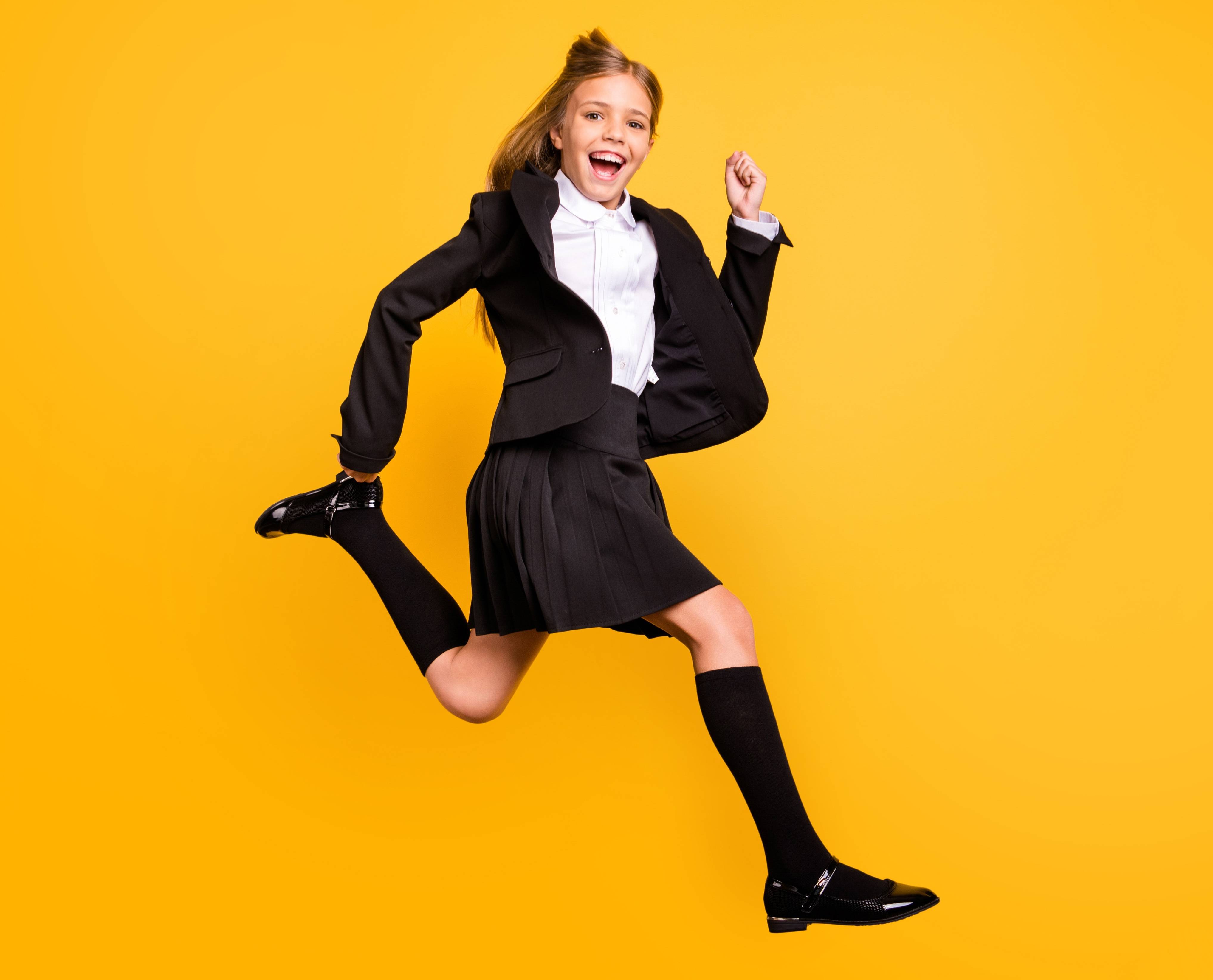 TÜDRUKUTE KOOLIVORM @ Koolivorm, kooliriided, ametirõivad